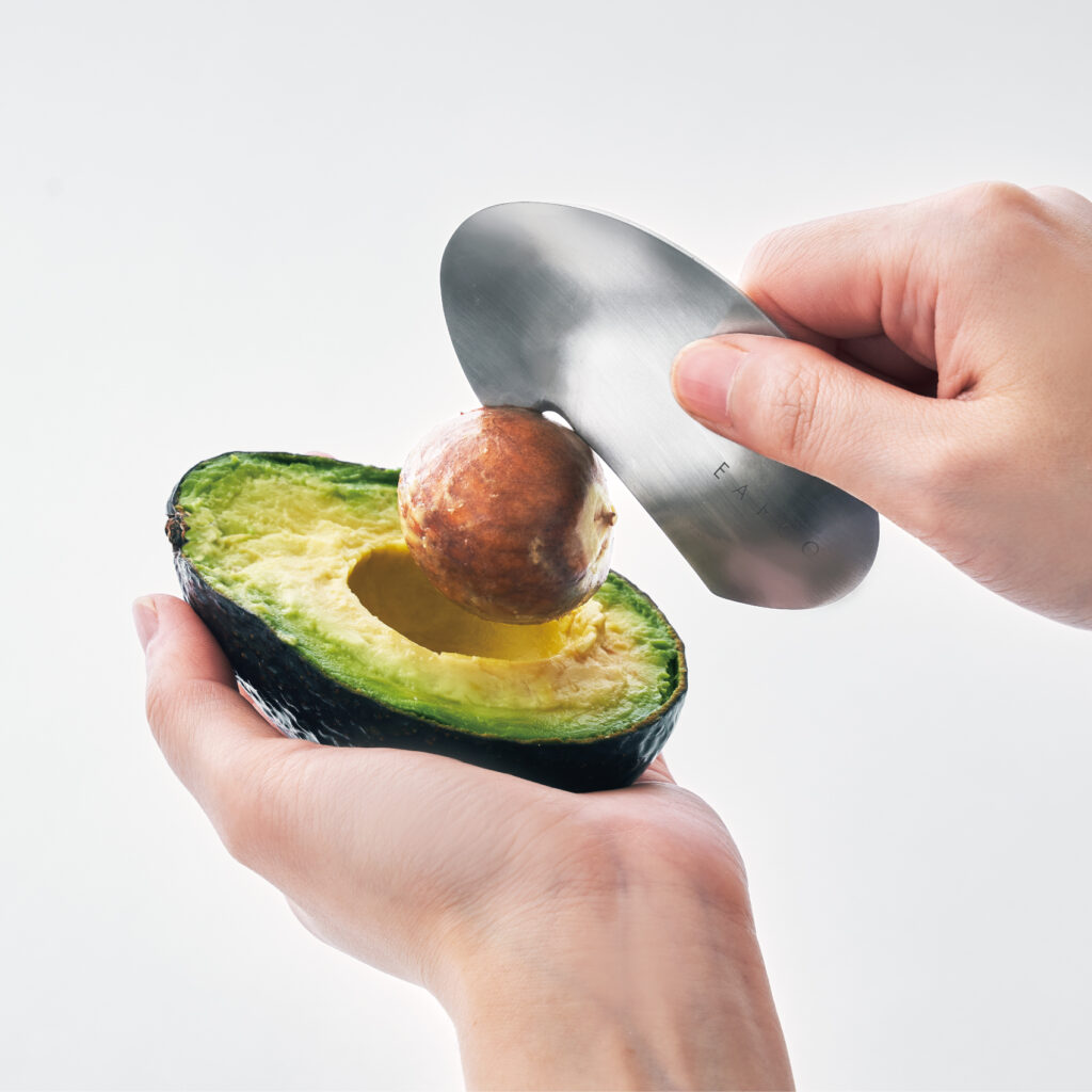 燕三条| アボカドカッター するりとむける イイトコ Muku ムク [新潟] | afugi (オウギ) -日本製の生活雑貨を産地から届ける通販サイト-