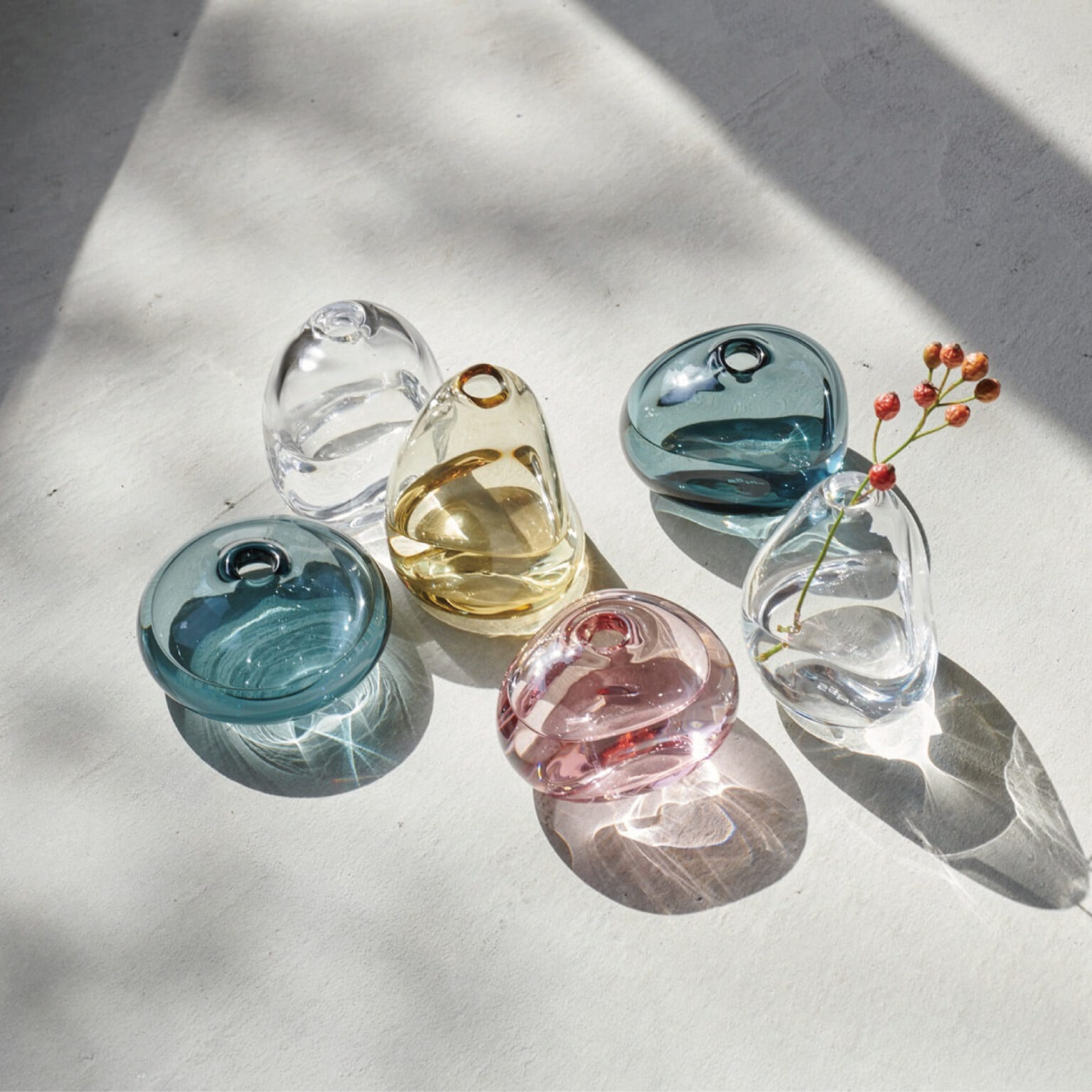 Sghr スガハラ 一輪挿し 円盤 ハンドメイドガラスの一輪挿し [千葉] | afugi (オウギ) -日本製の生活雑貨を産地から届ける通販サイト-