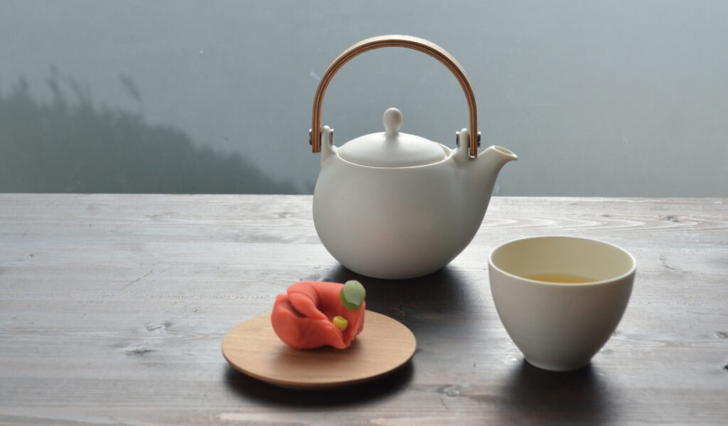 美濃焼 | 土瓶急須 600ml 3~4人用 SALIU 結 丸い土瓶急須 [岐阜] | afugi (オウギ) -日本製の生活雑貨を産地から届ける通販サイト-